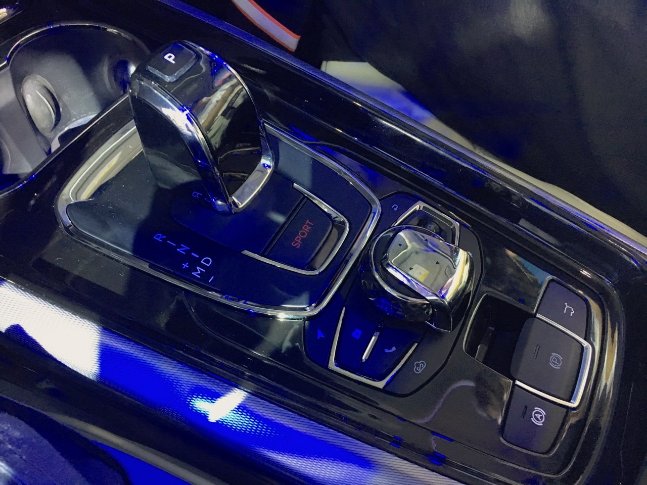 Exeed TX interior 4 – Best Selling Cars Blog