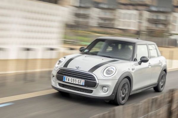 Paris (France): Peugeot leads for the first time, Mini Hatch stuns at ...