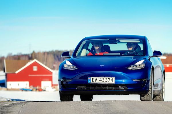 Norway February 2019: Tesla Model 3 lands directly at #2, Jaguar i-Pace ...