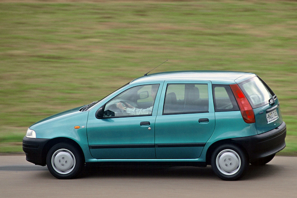 Ireland 1995: Ford remains at #1, Fiat up 31.7% in market up 8.1% ...