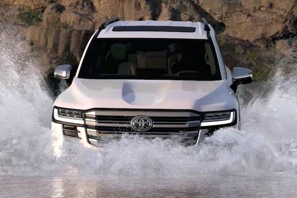 United Arab Emirates Full Year 2021: Toyota Land Cruiser passes Nissan ...