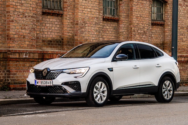 Cyprus April 2025: Renault Arkana up to #2 in market off -31.8% – Best ...