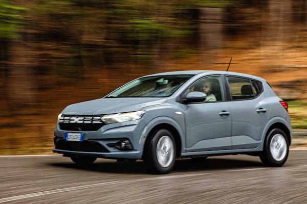 Spain May 2025: Dacia Sandero and Renault Clio on top, BYD breaks all ...