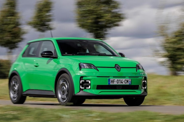 Europe October 2025: Sales up 4.9%, BEVs up 32.9%, Skoda Elroq ...