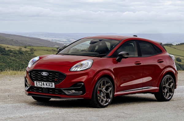 England (UK) Full Year 2025: Ford Puma and Kia Sportage lead, sales up ...