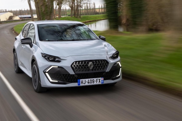 France March 2026: Dacia Sandero, Tesla Model Y and Renault Clio VI in ...